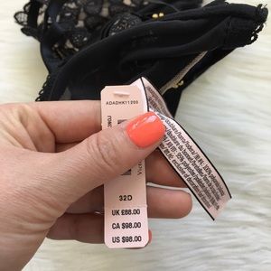 Victoria's Secret | Intimates & Sleepwear | Vs 32d Fashion Show Bra ...